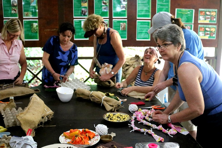 Freiwilligendienst Ausland für Erwachsene ab 30, 50+, Senioren ...